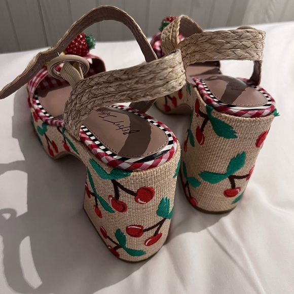 Betsey Johnson | Shoes | Betsey Johnson Cheyne Platform Sandal In ...
